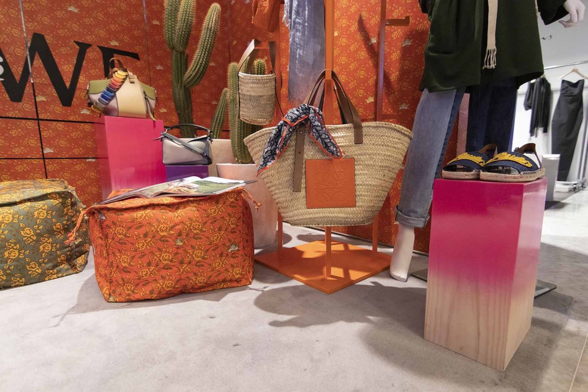 Fashion Display Fit Out - Set It Off - Creative Spotlight