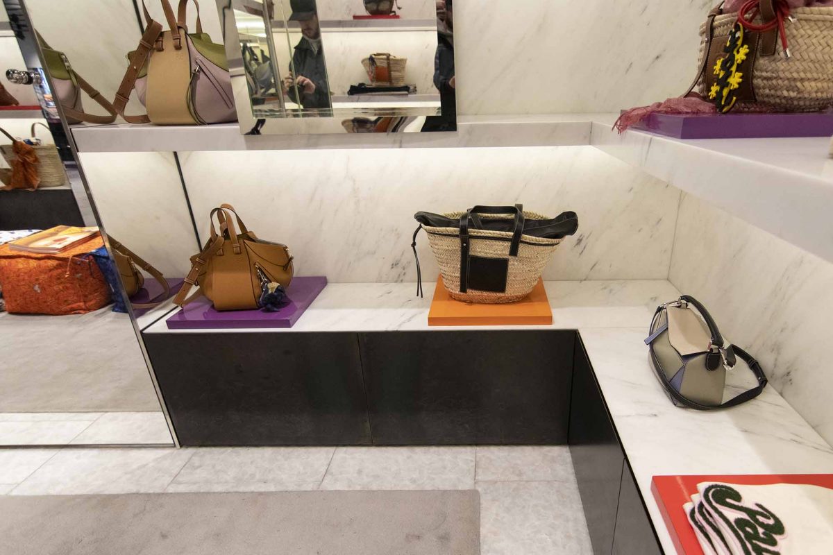 Fashion Display Fit Out - Set It Off - Creative Spotlight
